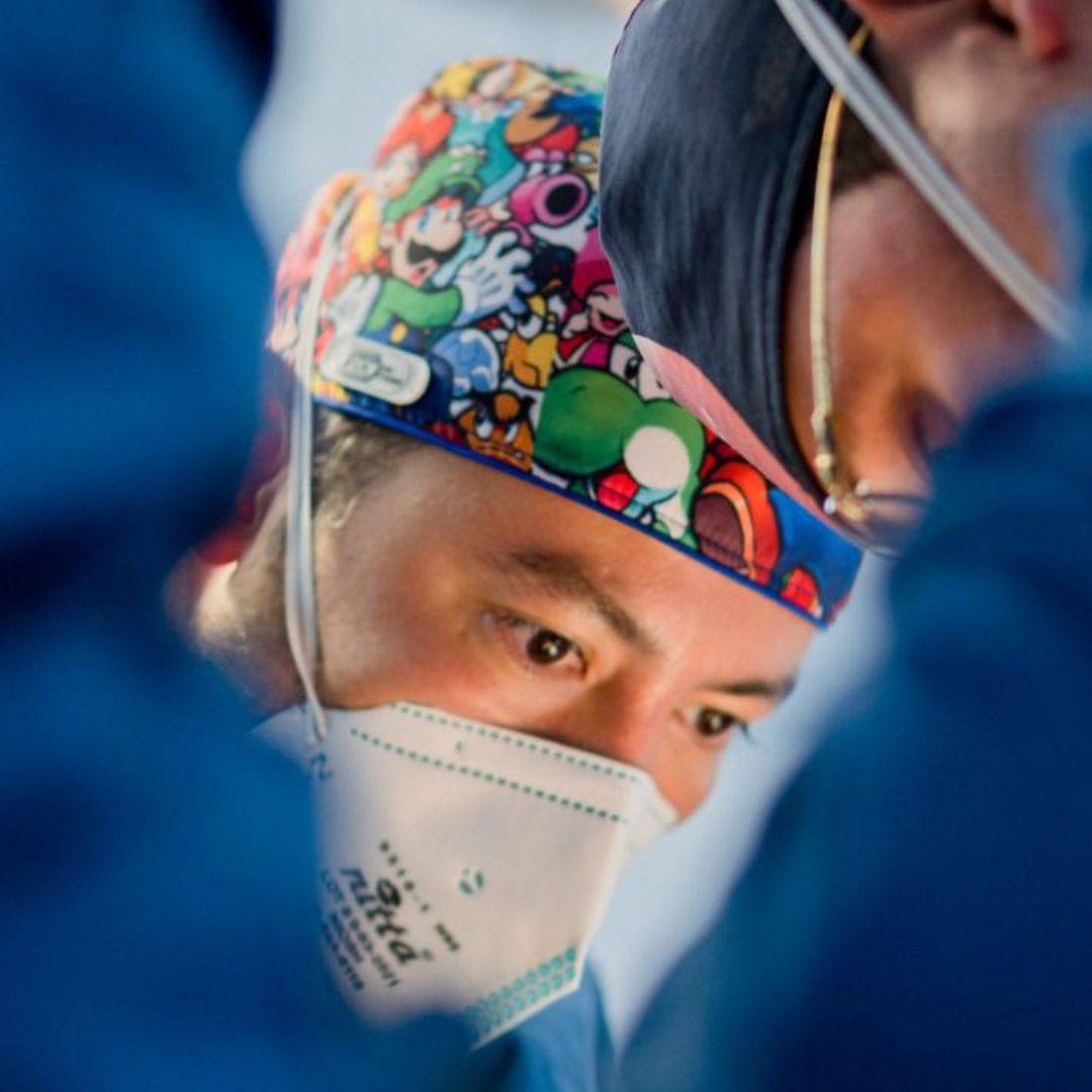 Mamoplastia de Reducción en Bogotá - Dr. Leonardo Rueda